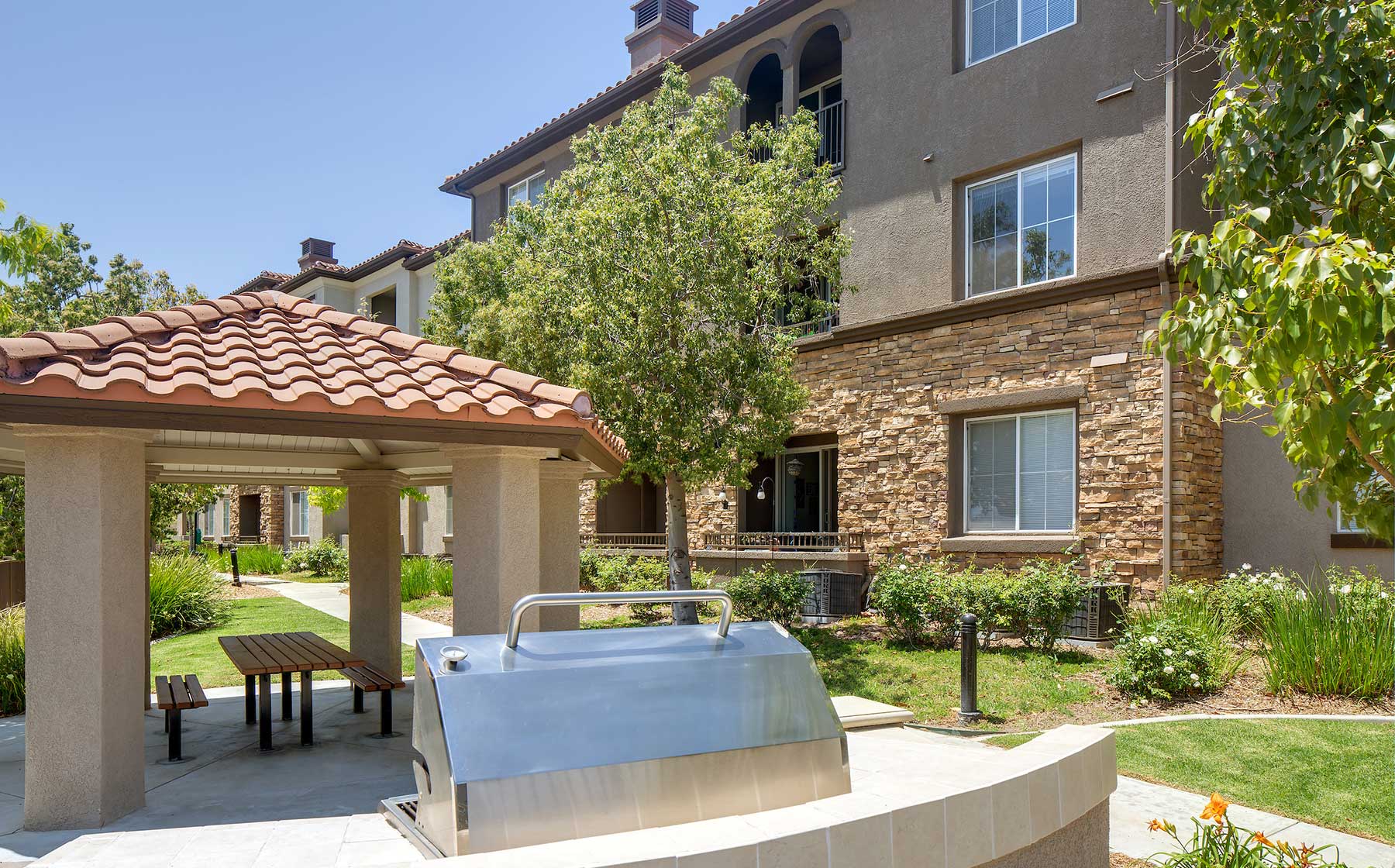 Avalon Simi Valley | AvalonBay Communities