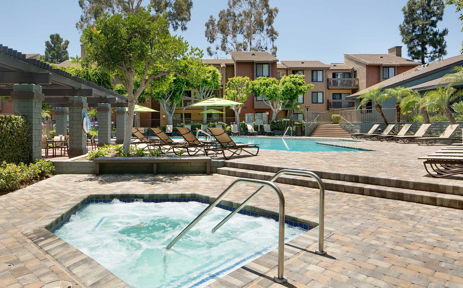 eaves Lake Forest | AvalonBay Communities