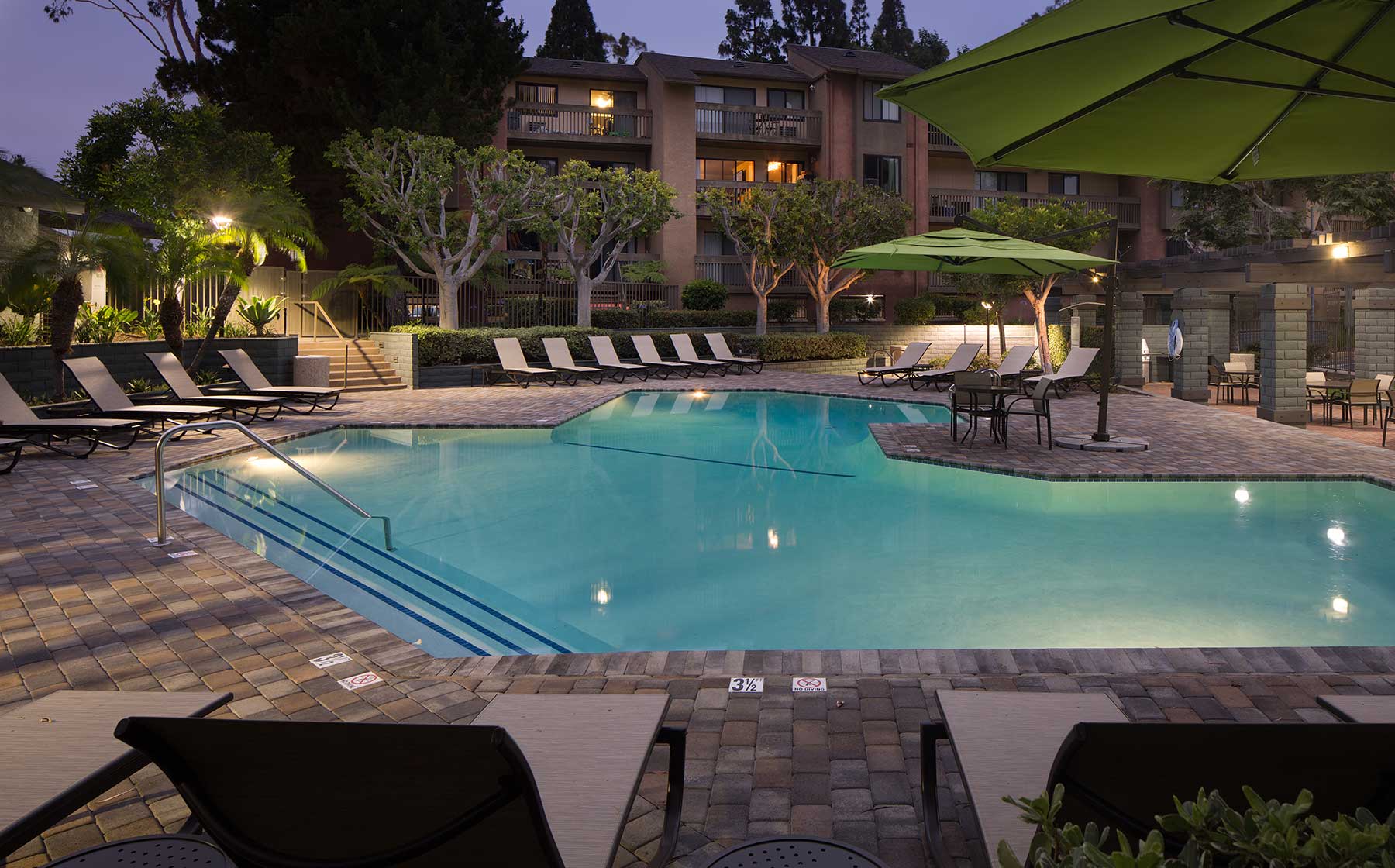 eaves Lake Forest | AvalonBay Communities