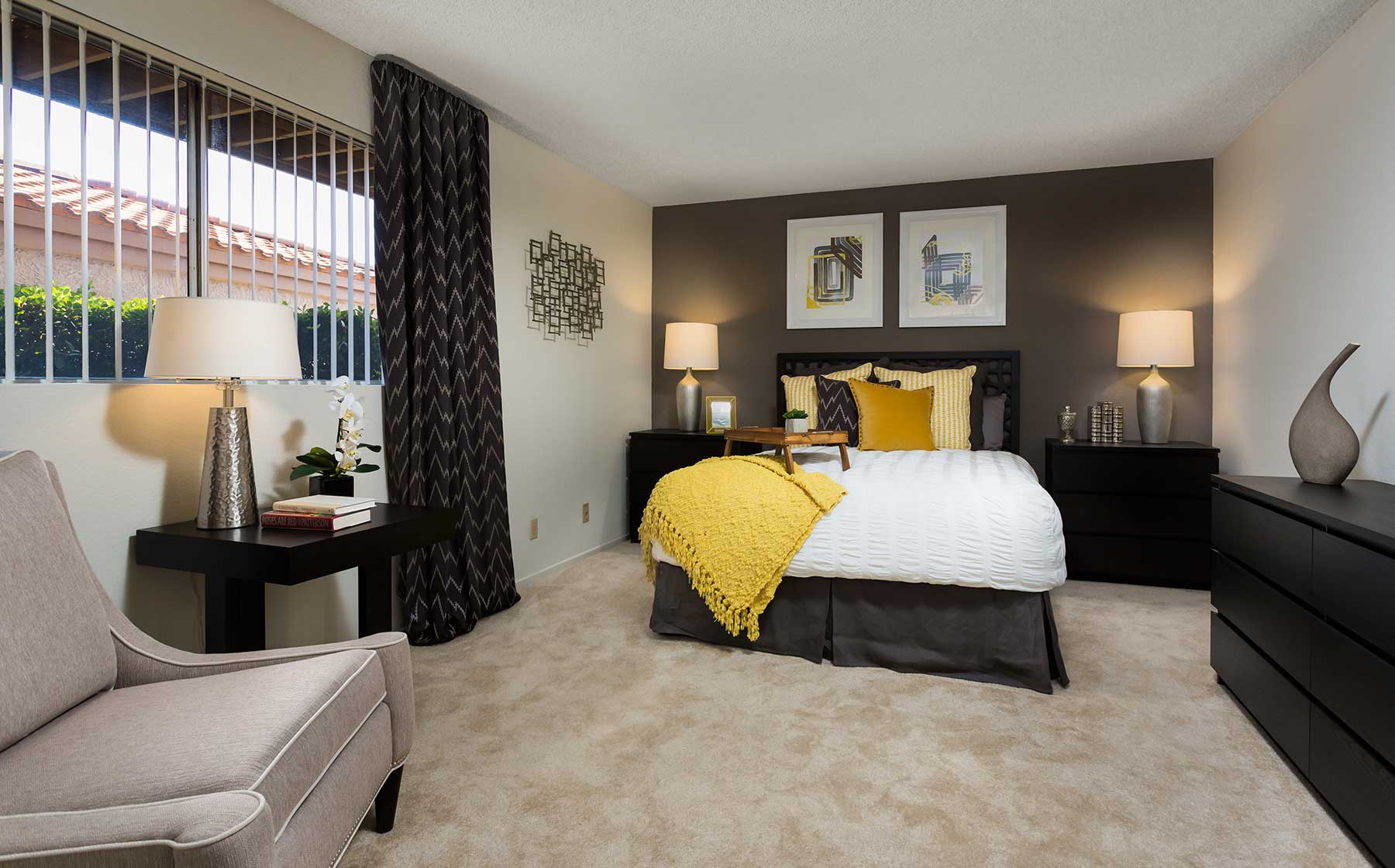 eaves Phillips Ranch | AvalonBay Communities