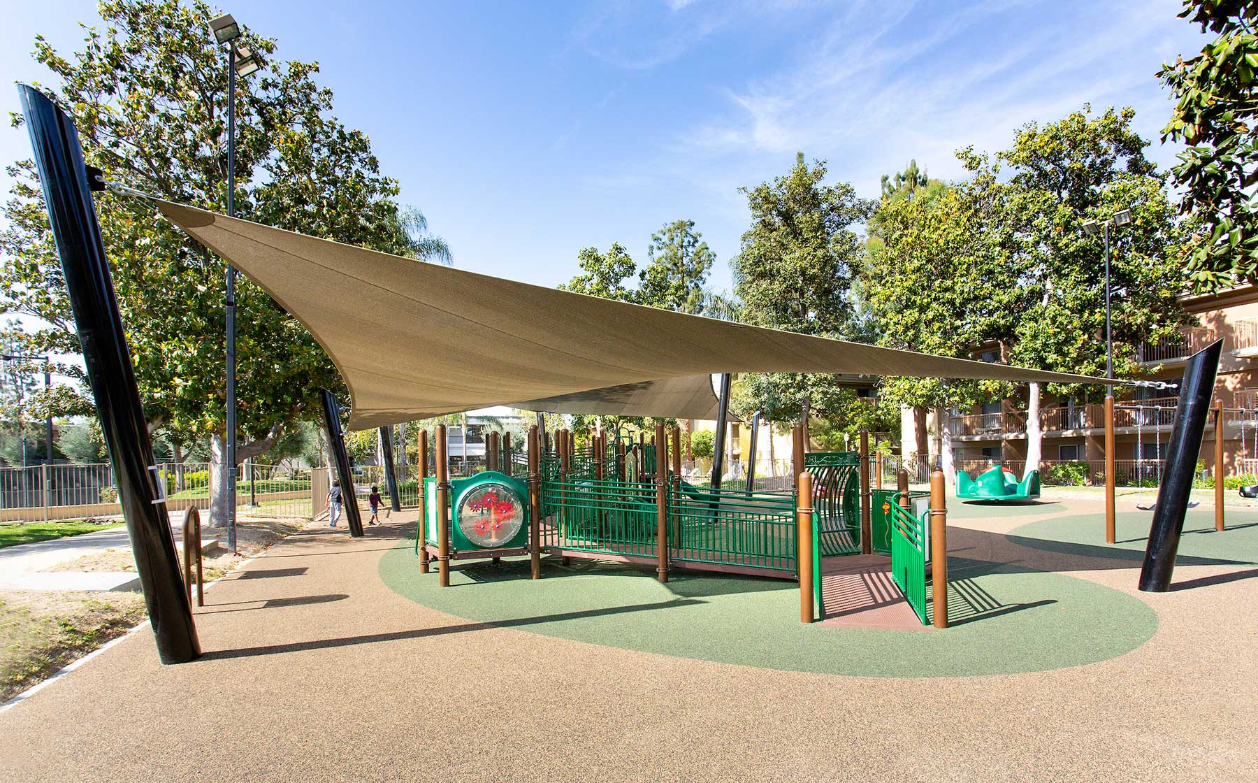 eaves Woodland Hills | AvalonBay Communities