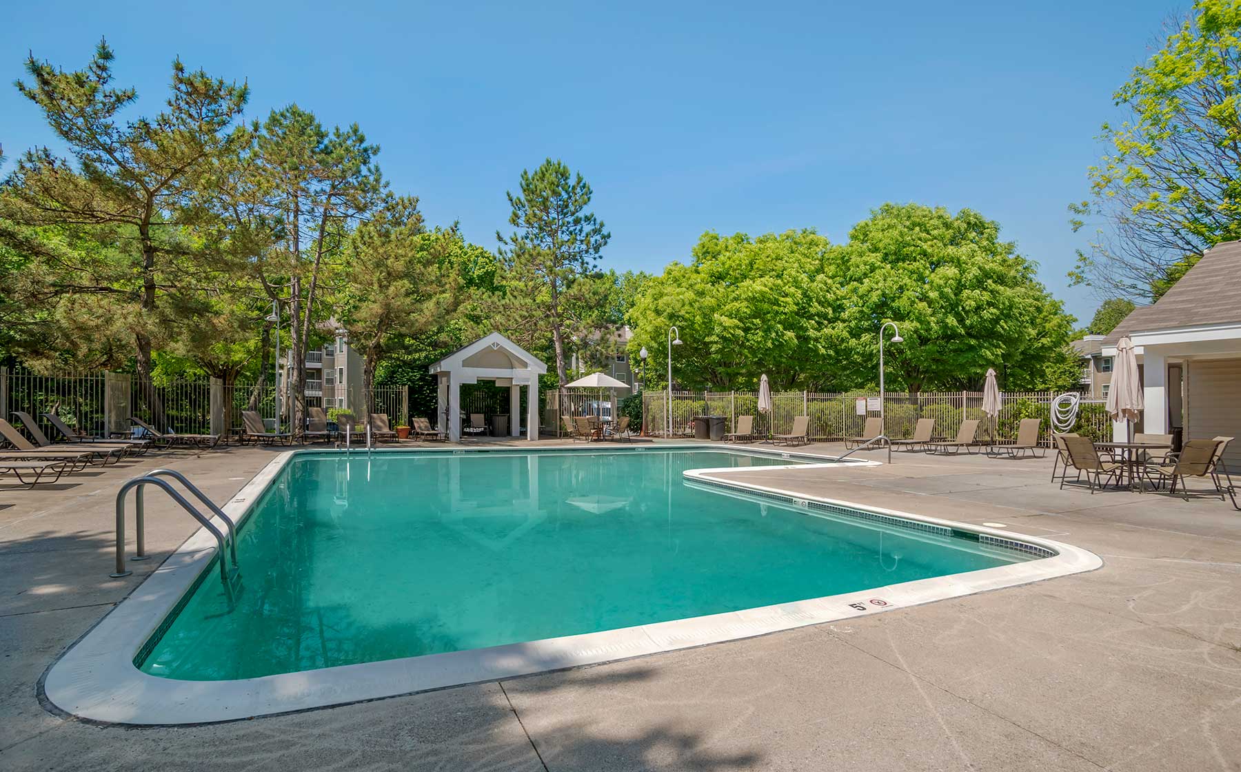 Avalon at Fairway Hills | AvalonBay Communities