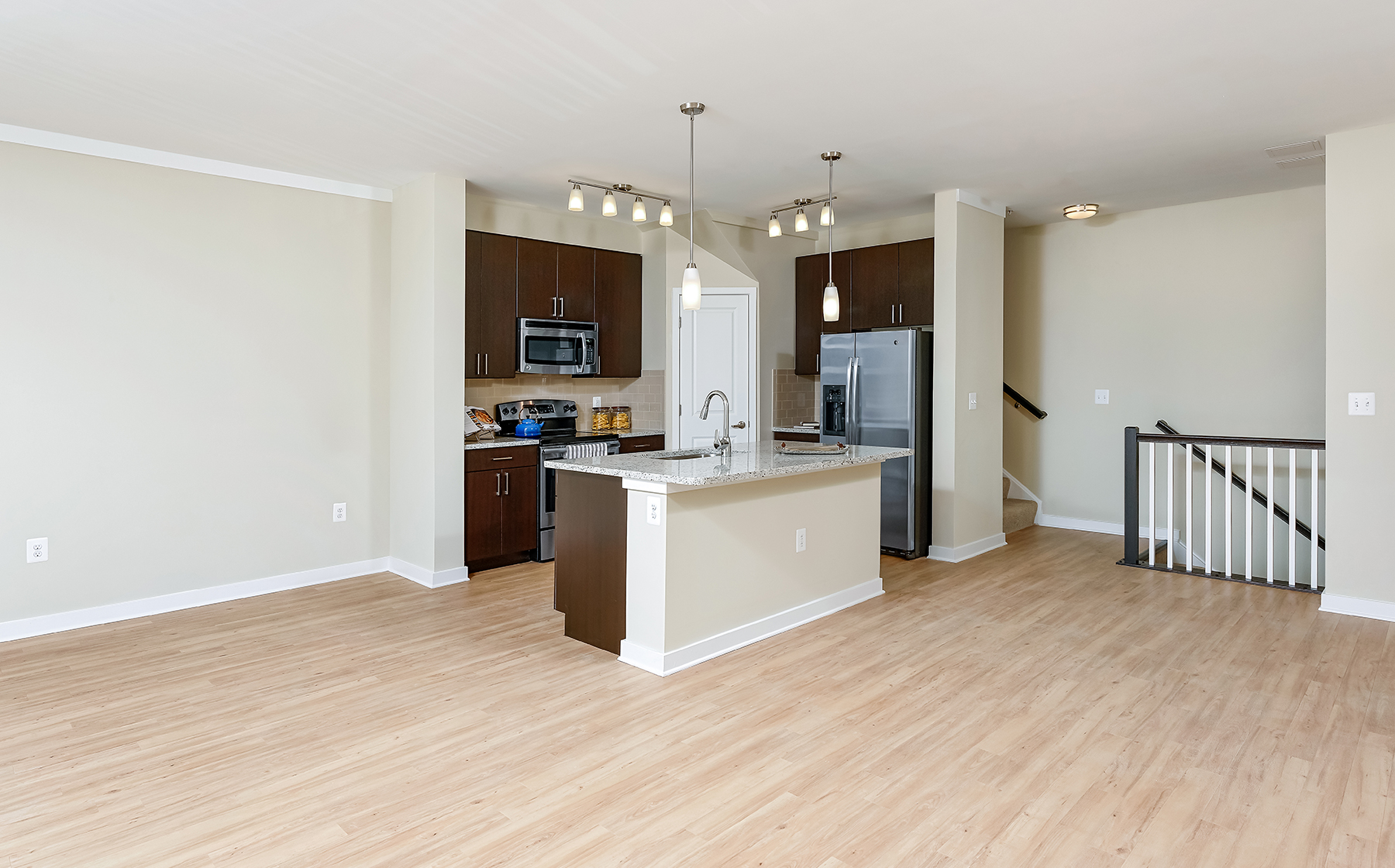 Avalon Falls Church | AvalonBay Communities