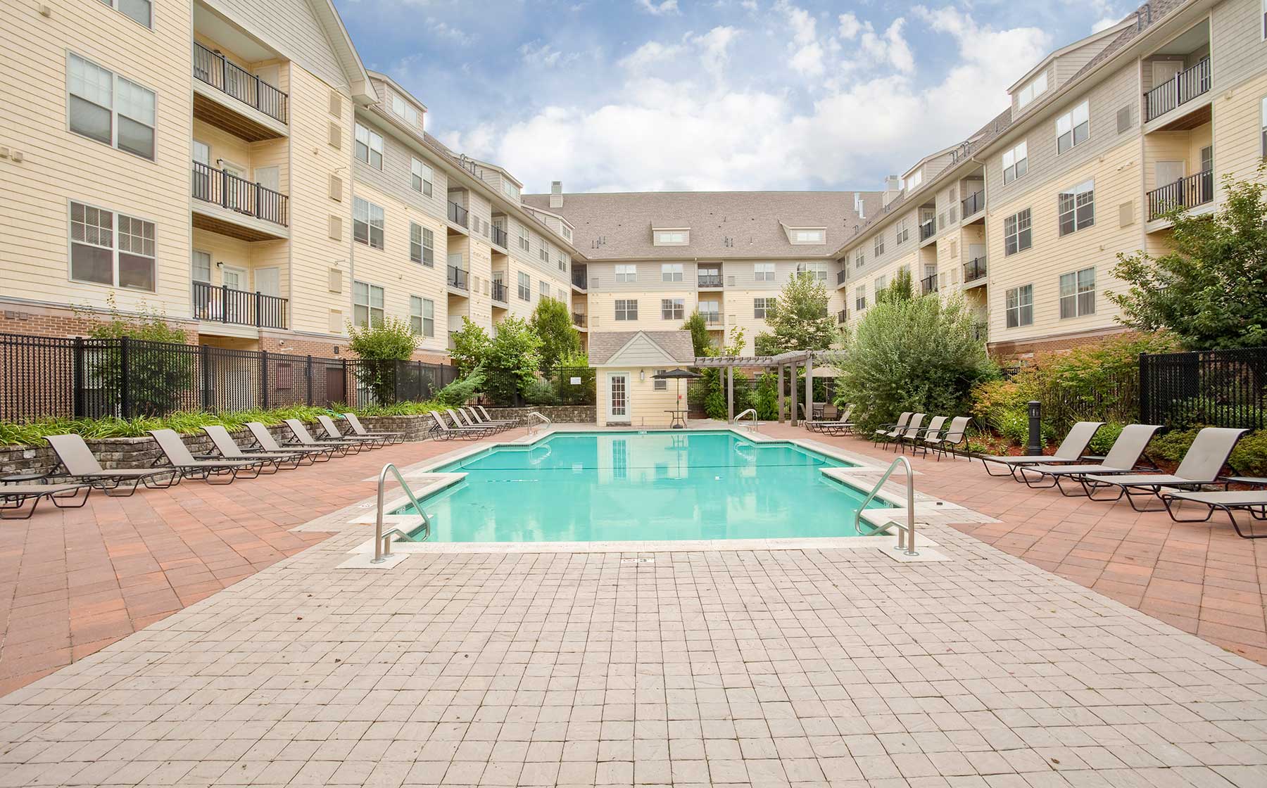 Apartments for Rent in Chestnut Hill, MA | AvalonBay Communities